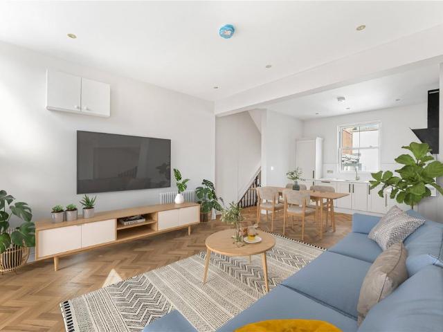 2 bedroom maisonette for sale