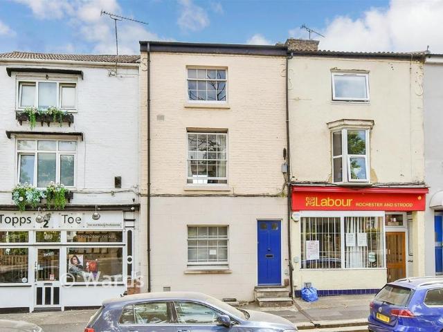 2 bedroom maisonette for sale