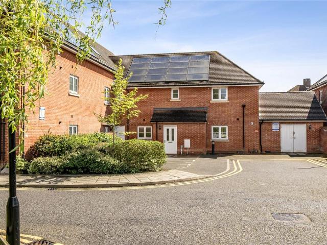 2 bedroom maisonette for sale