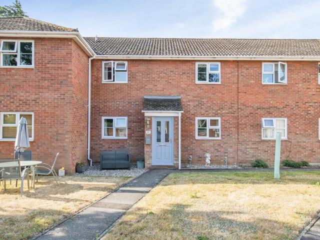 2 bedroom maisonette for sale