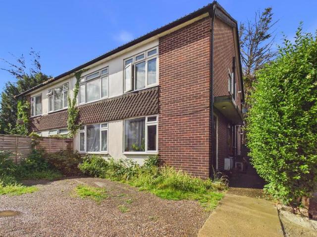 2 bedroom maisonette for sale