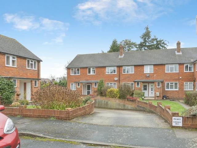 2 bedroom maisonette for sale