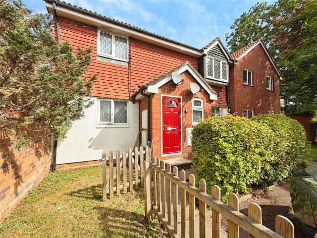 2 bedroom maisonette for sale