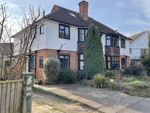 2 bedroom maisonette for sale