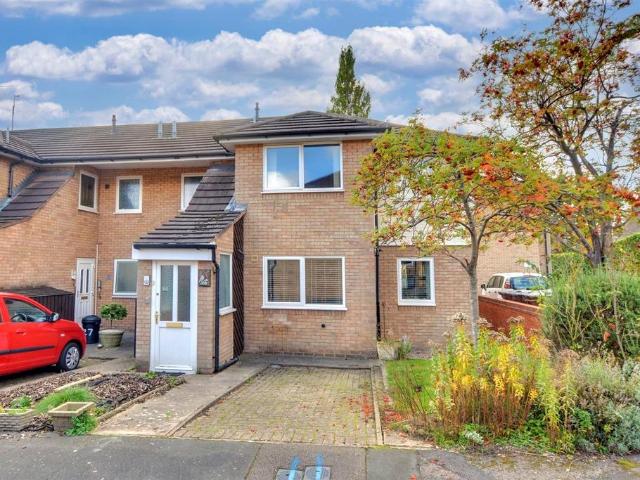 2 bedroom maisonette for sale