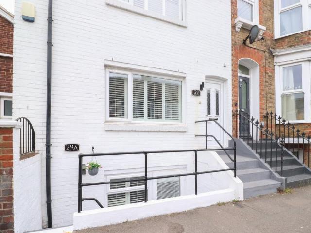 2 bedroom maisonette for sale