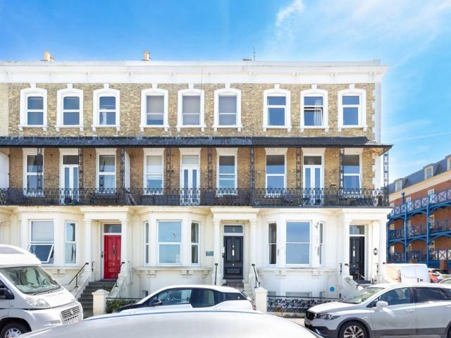2 bedroom maisonette for sale