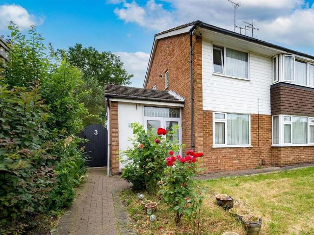 2 bedroom maisonette for sale