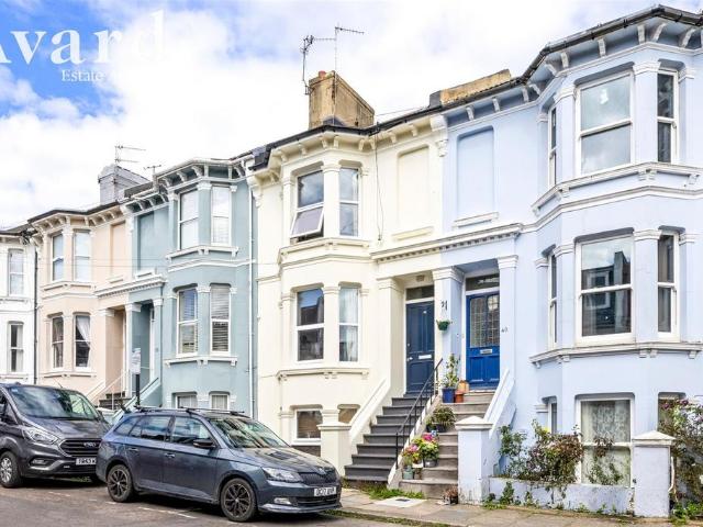 2 bedroom maisonette for sale