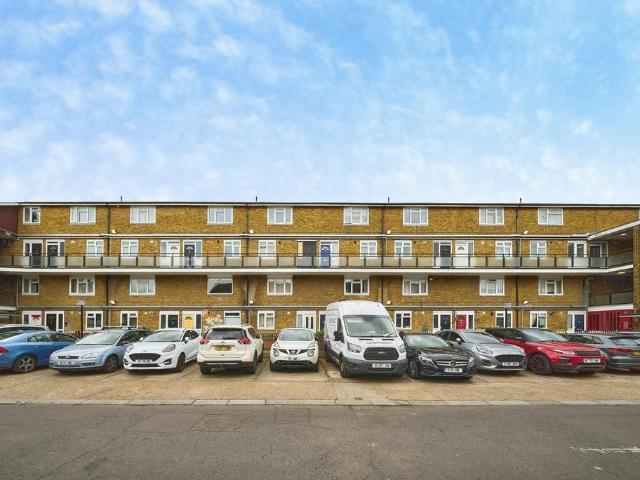2 bedroom maisonette for sale