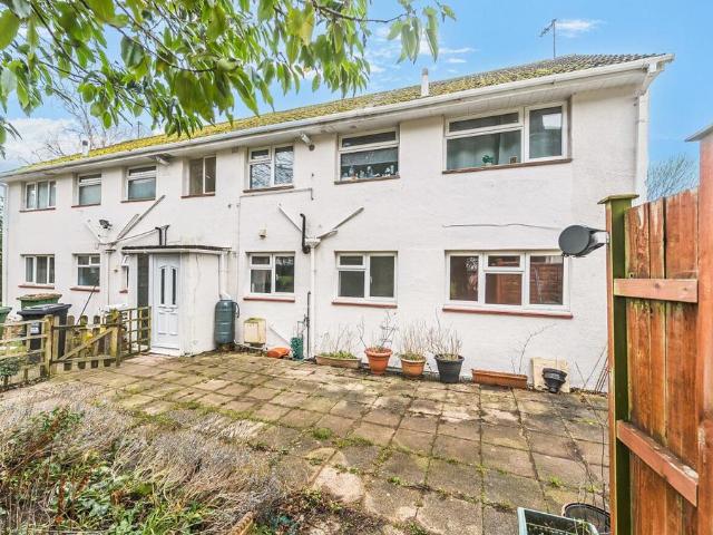 2 bedroom maisonette for sale