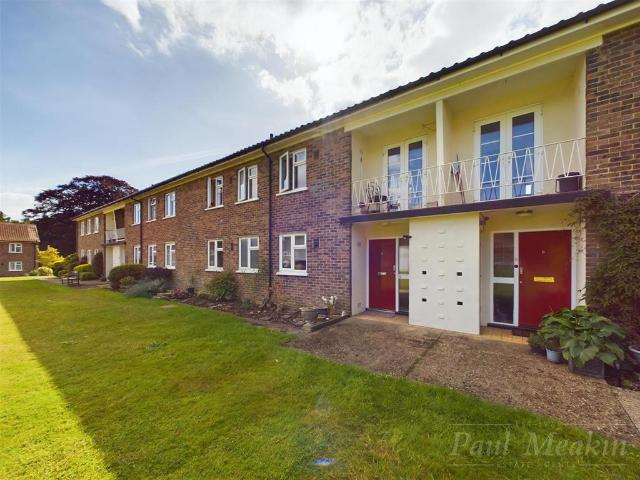 2 bedroom maisonette for sale