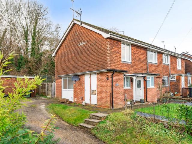 2 bedroom maisonette for sale