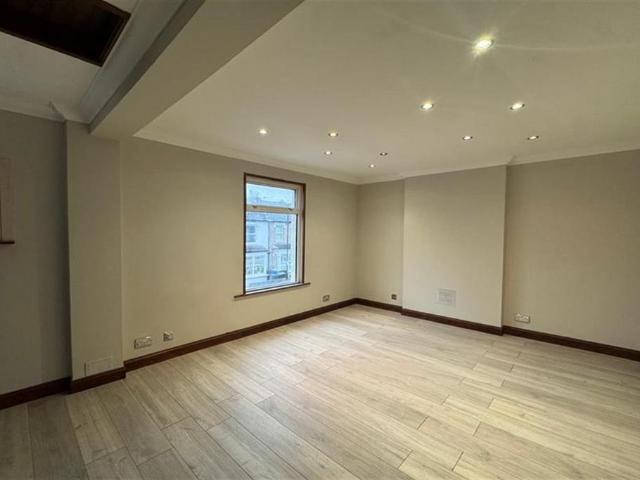 2 bedroom maisonette for sale