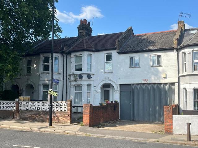 2 bedroom maisonette for sale