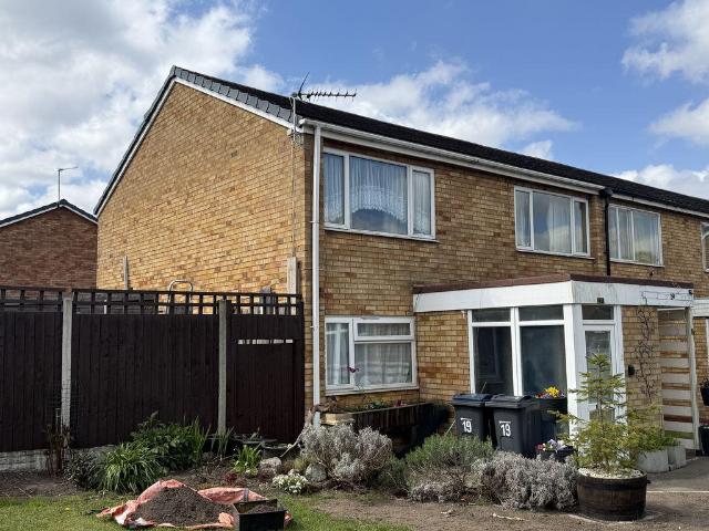 2 bedroom maisonette for sale