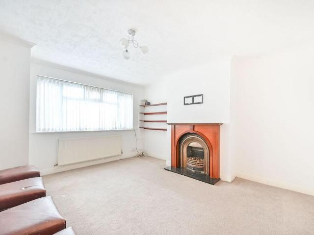 2 bedroom maisonette for sale