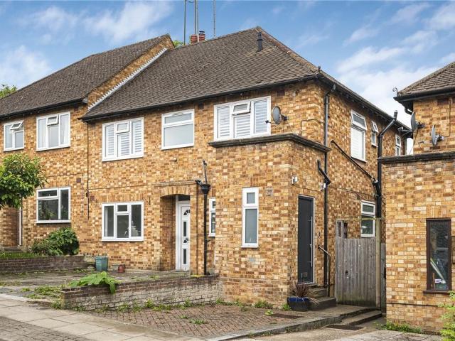 2 bedroom maisonette for sale
