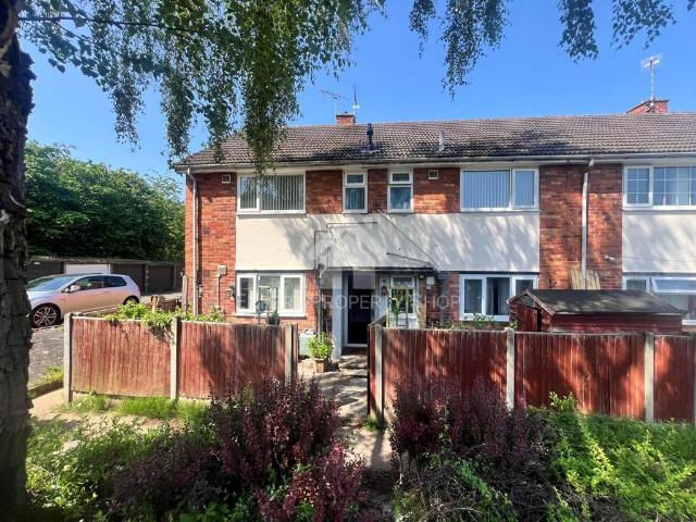 2 bedroom maisonette for sale