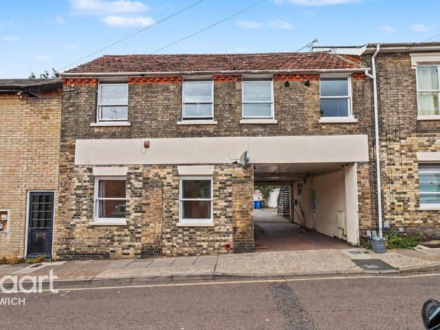 2 bedroom maisonette for sale