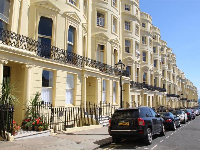 2 bedroom maisonette for sale