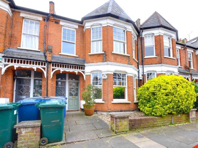 2 bedroom maisonette for sale