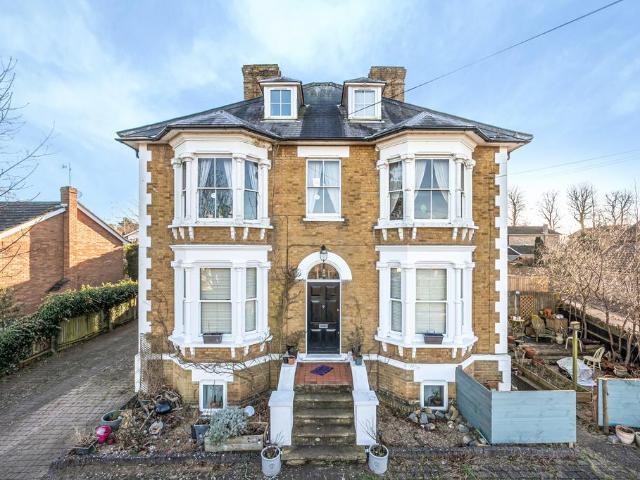 2 bedroom maisonette for sale