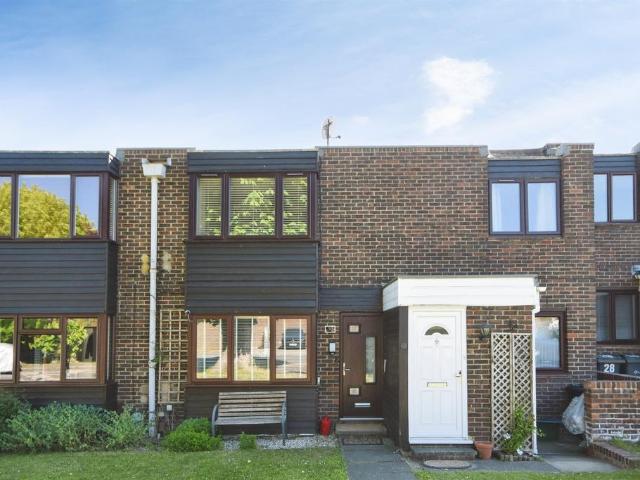 2 bedroom maisonette for sale
