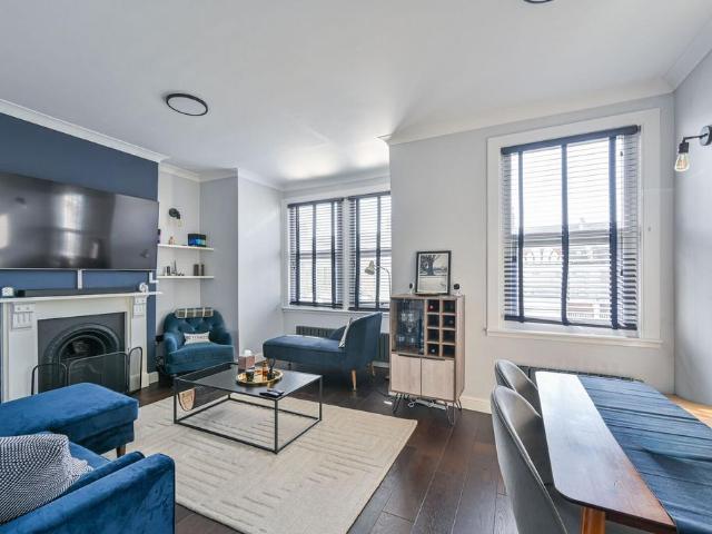 2 bedroom maisonette for sale