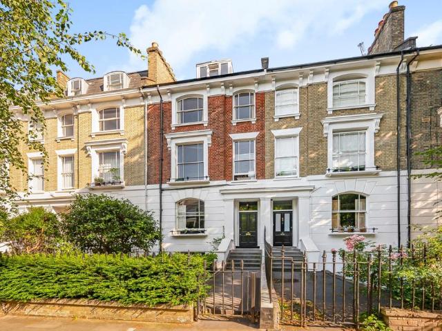 2 bedroom maisonette for sale