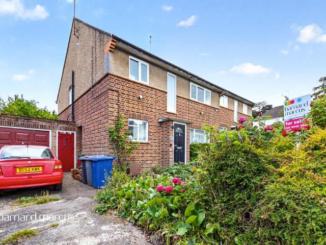 2 bedroom maisonette for sale