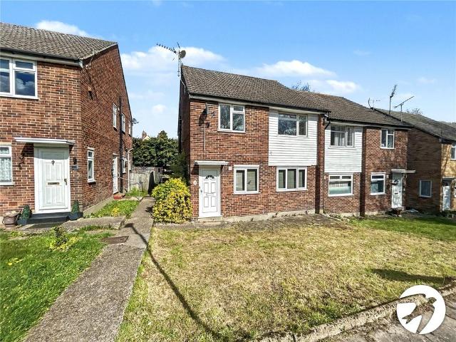 2 bedroom maisonette for sale