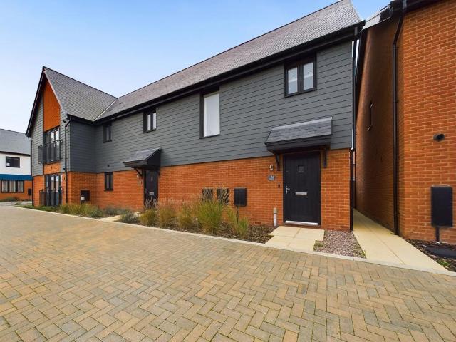 2 bedroom maisonette for sale