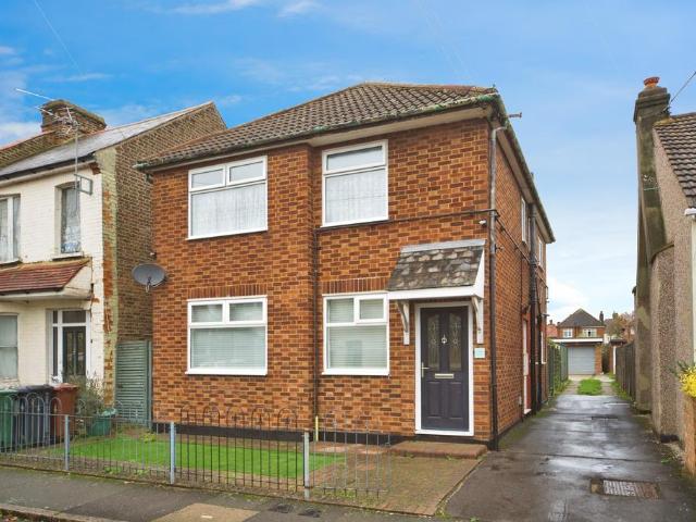 2 bedroom maisonette for sale