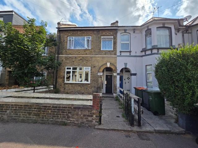 2 bedroom maisonette for sale