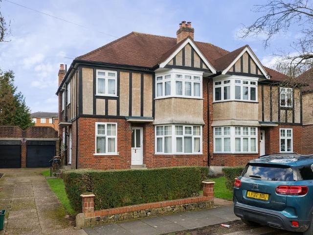2 bedroom maisonette for sale