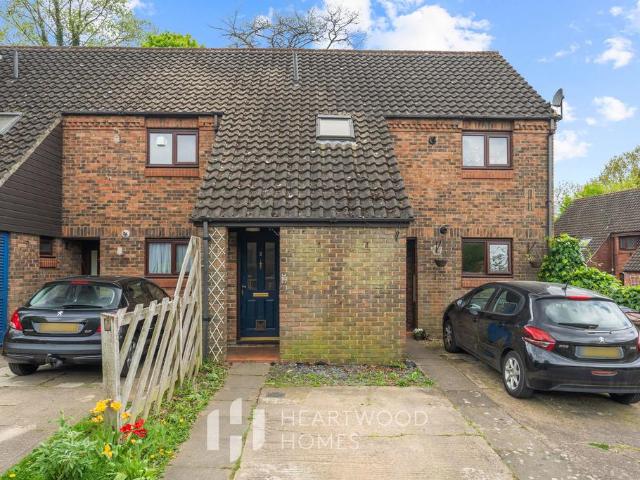 2 bedroom maisonette for sale