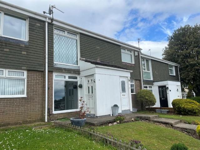 2 bedroom maisonette for sale