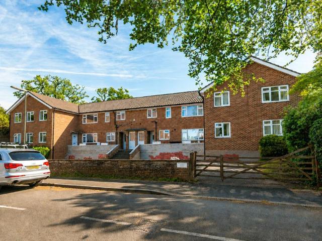 2 bedroom maisonette for sale
