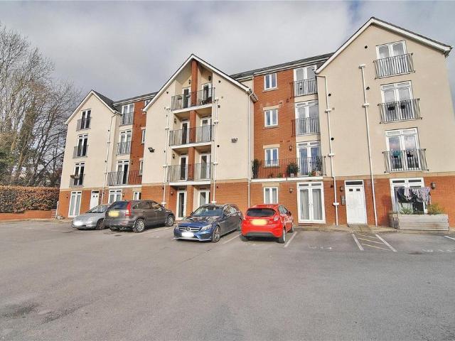 2 bedroom maisonette for sale