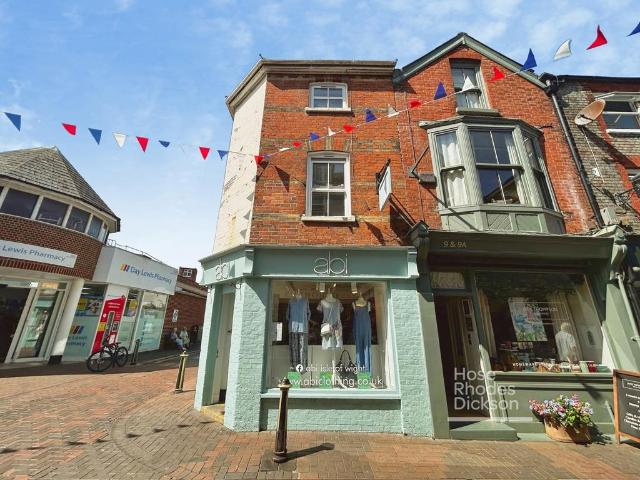 2 bedroom maisonette for sale
