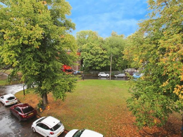 2 bedroom maisonette for sale