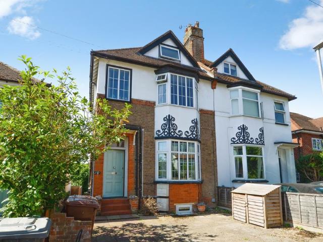 2 bedroom maisonette for sale