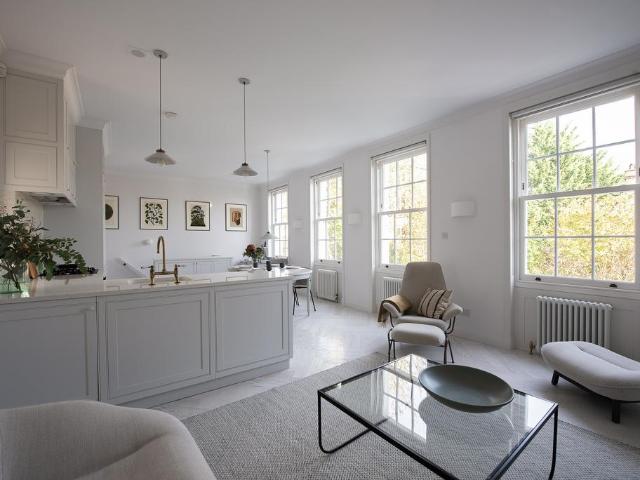 2 bedroom maisonette for sale