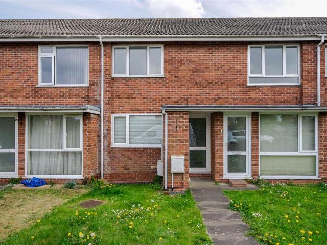 2 bedroom maisonette for sale