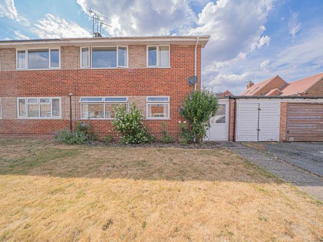 2 bedroom maisonette for sale