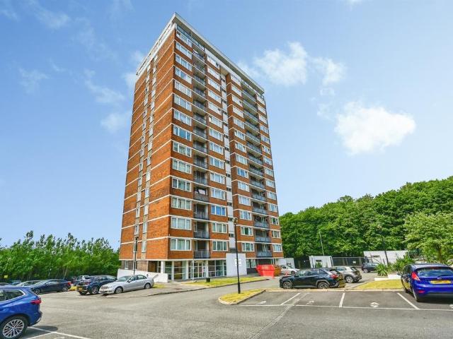 2 bedroom maisonette for sale