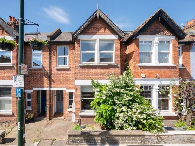 2 bedroom maisonette for sale