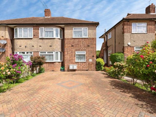 2 bedroom maisonette for sale