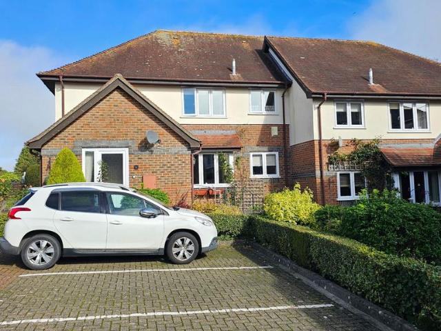 2 bedroom maisonette for sale